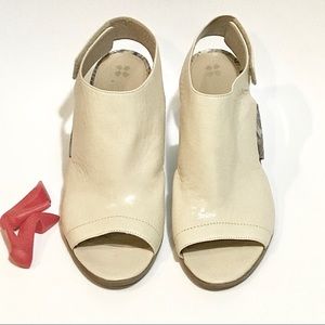 Naturalizer | Shoes | Naturalizer Blocked Heels Zahn Sandals Leather ...